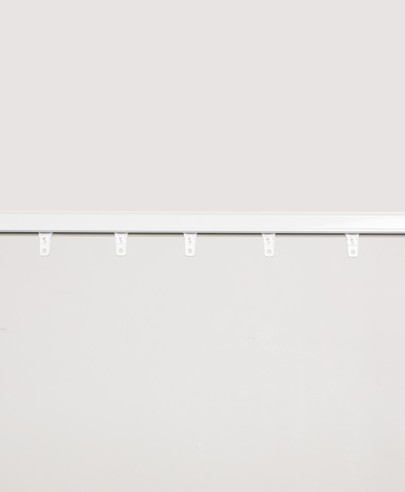 Rail heavy curtain ceiling